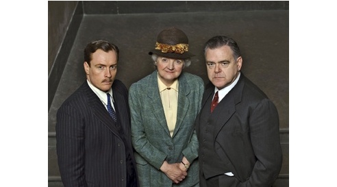 2023-07-20 16:25 - Miss Marple - Le géranium bleu | TF1 Pro